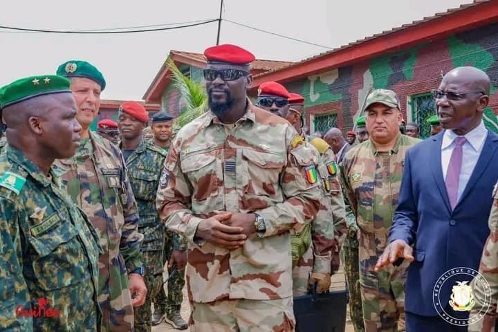 Tensions au sommet de la Hierarchie militaire ? : « les intérêts de la ...
