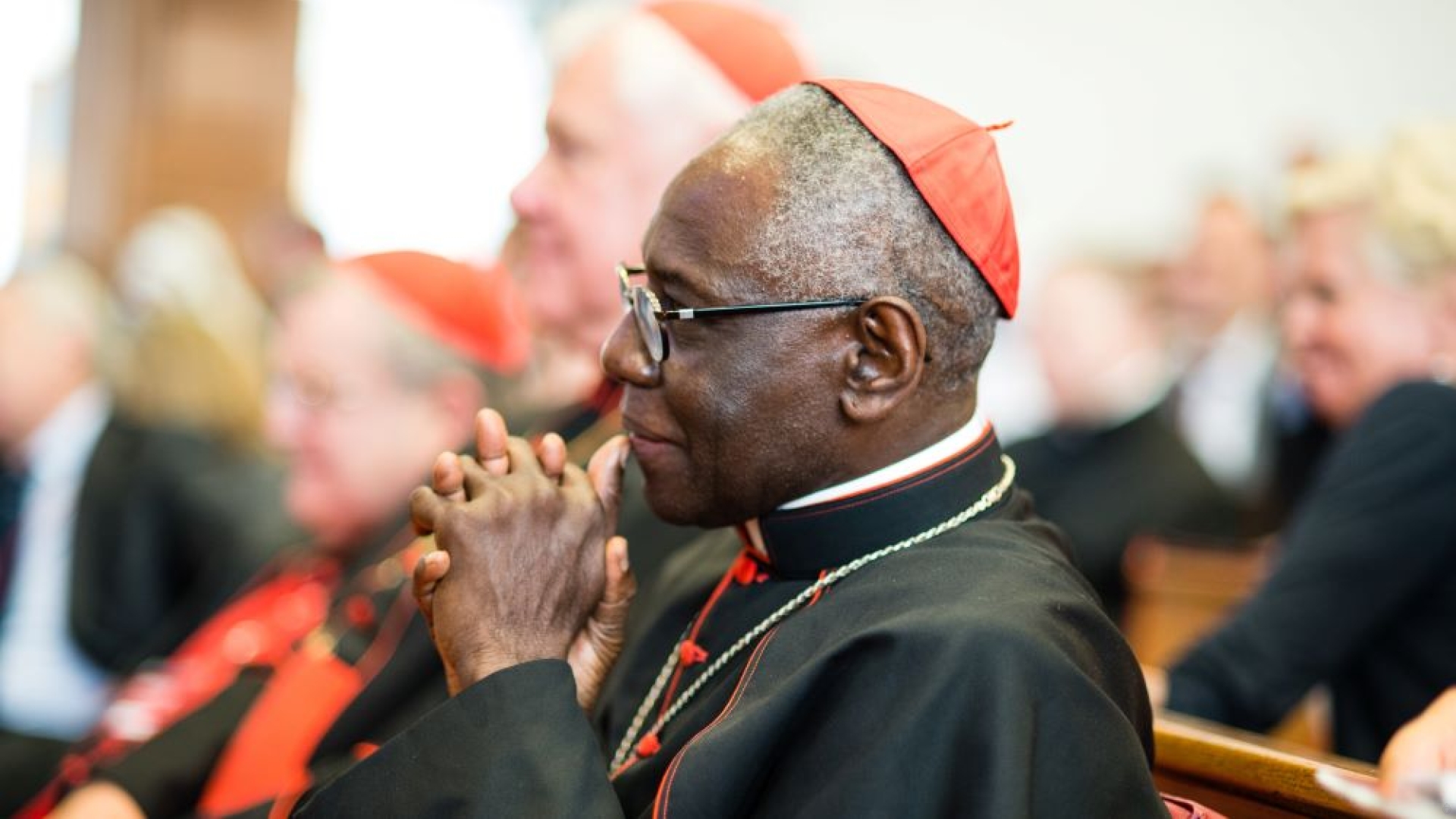 Cardinal Robert Sarah : Un fils de Guinée, une voix pour le monde ...